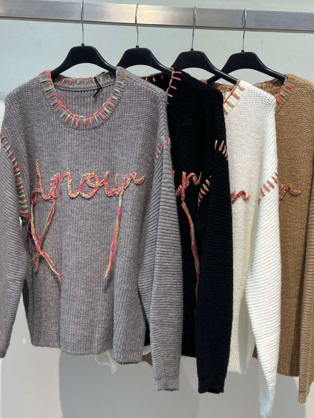 ST2215 彩色流蘇字母衫 (貨期預11月尾) - 🌈RainbowSweetie🌈